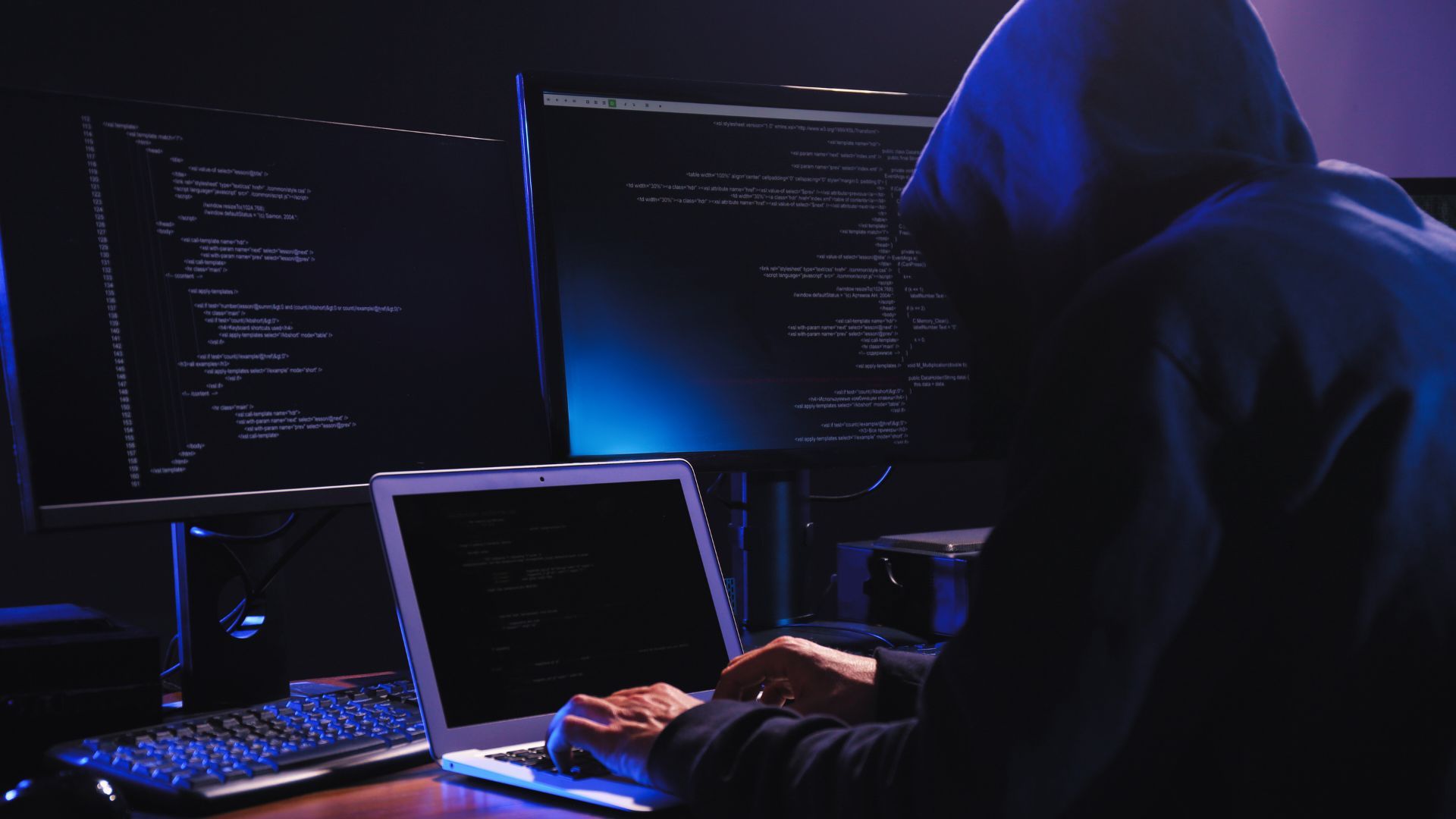 Rootkit là gì? Cách hoạt động và mối nguy tấn công DDoS từ rootkit